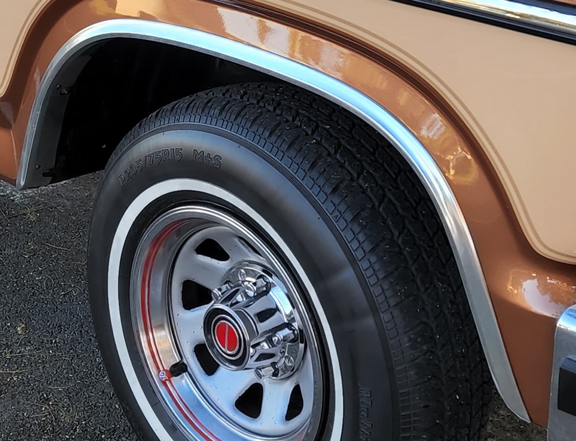 1980-86 Wheel Moulding Front RH - Autoware